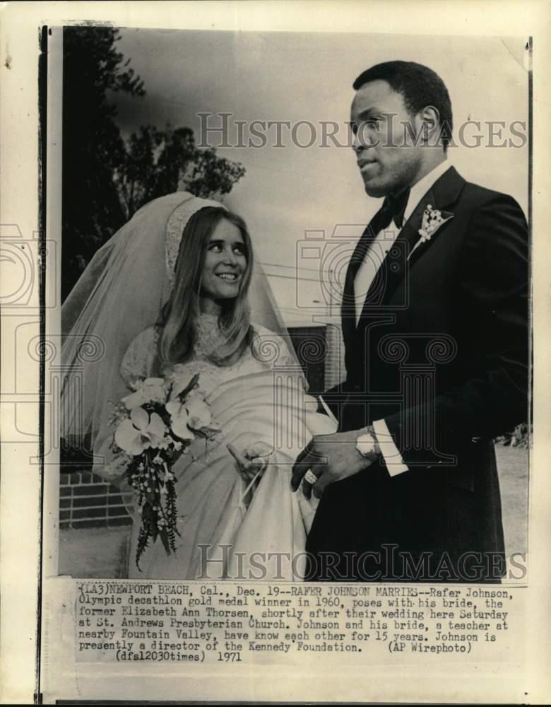 Elizabeth Hanson Wedding Did Meghan Markle DISRESPECT Queen Elizabeth