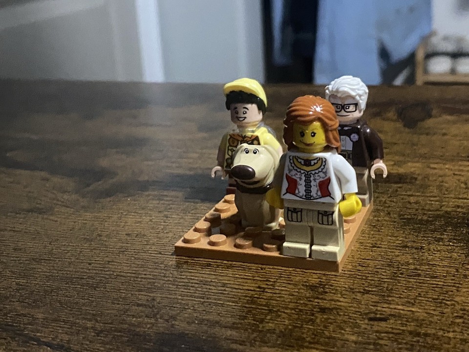 Lego Mini Figures Lot Random Heads Bodies does come with chair and tv ...