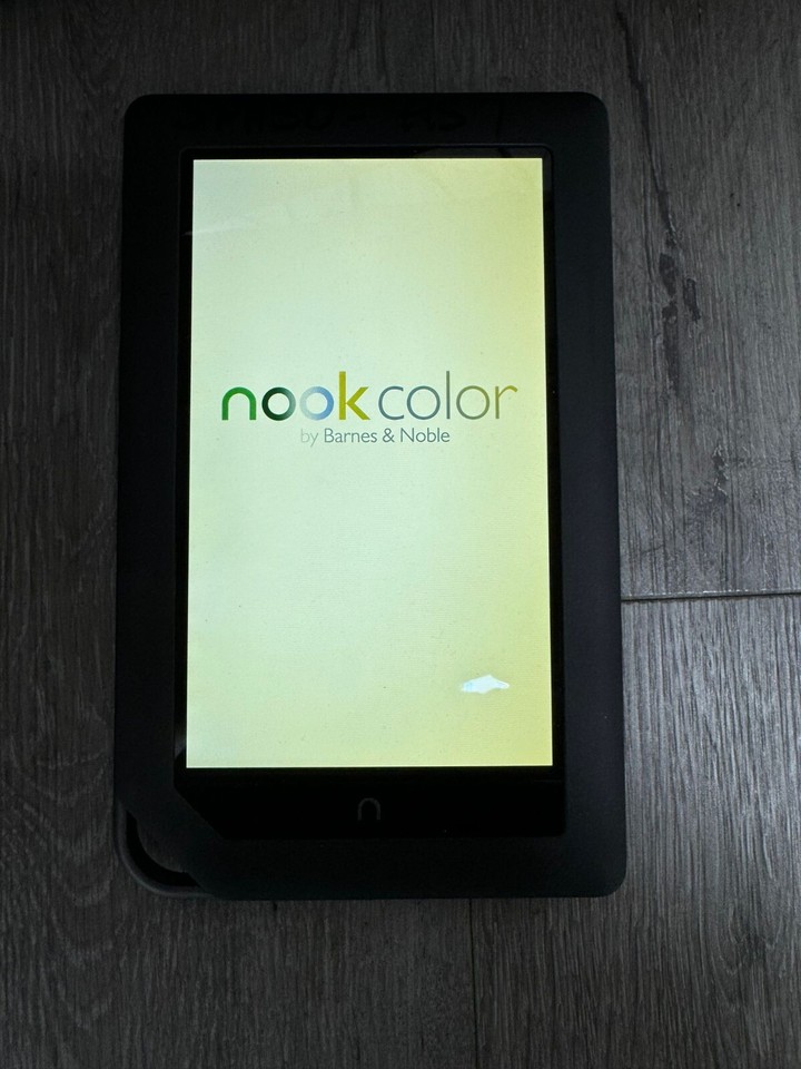 Barnes & Noble Nook Color 8GB, Wi-Fi, 7 inch BNRV200 Good Screen **SEE ...
