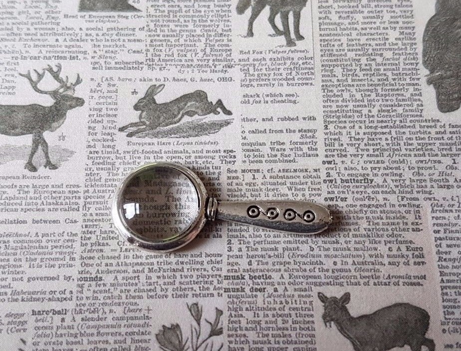MAGNIFYING GLASS real glass metal dolls house 1:12th scale study spooky ...