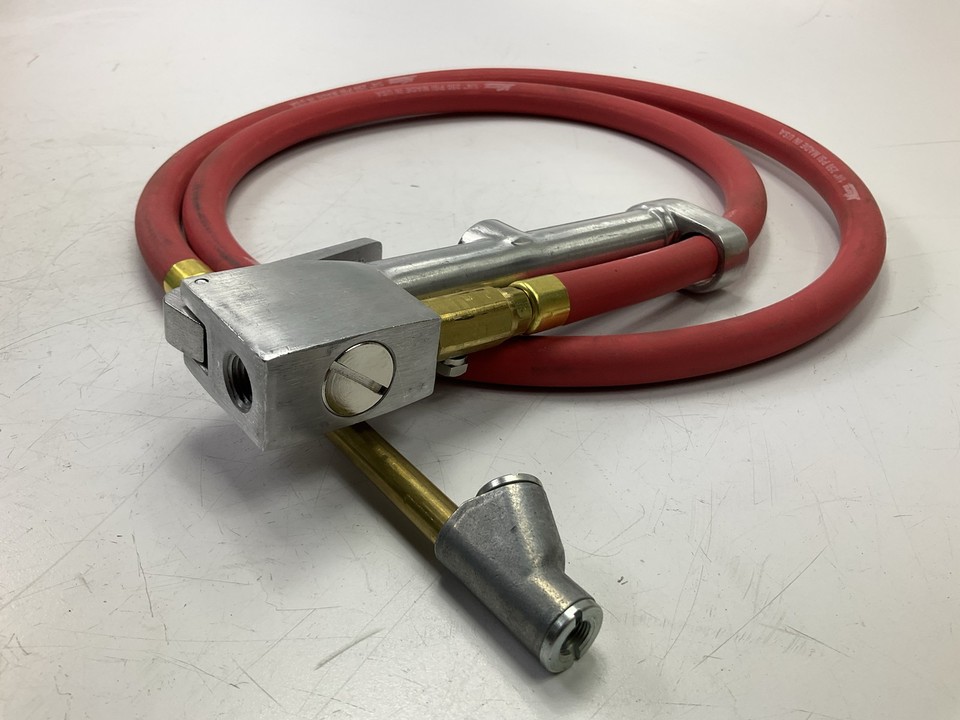 Milton 501 Dual Head Straight Chuck Inflator Gauge , Red, Made In USA ...