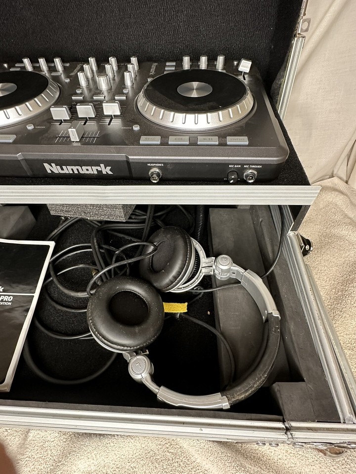 Numark Mixtrack Pro Standalone Streaming DJ Controller With Case | eBay