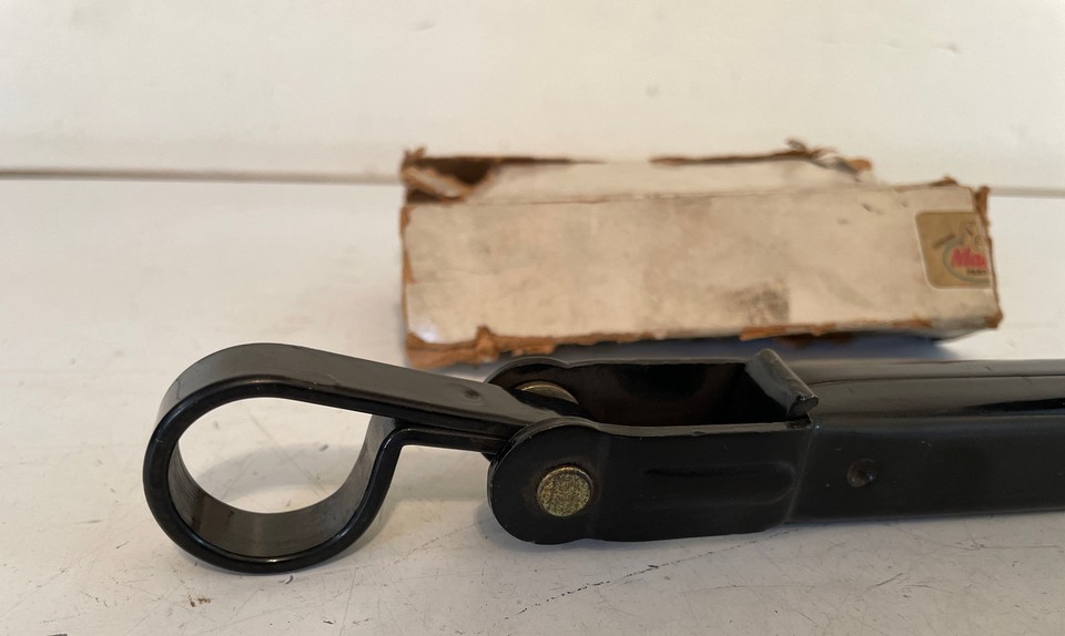 GENUINE MACK HOOD LATCH 3QM210P4 NEW OEM | eBay