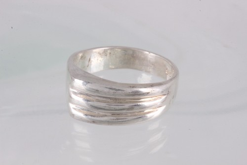 CW STERLING SILVER RIBBED RING SIZE 7 925 FINE 2403B | eBay