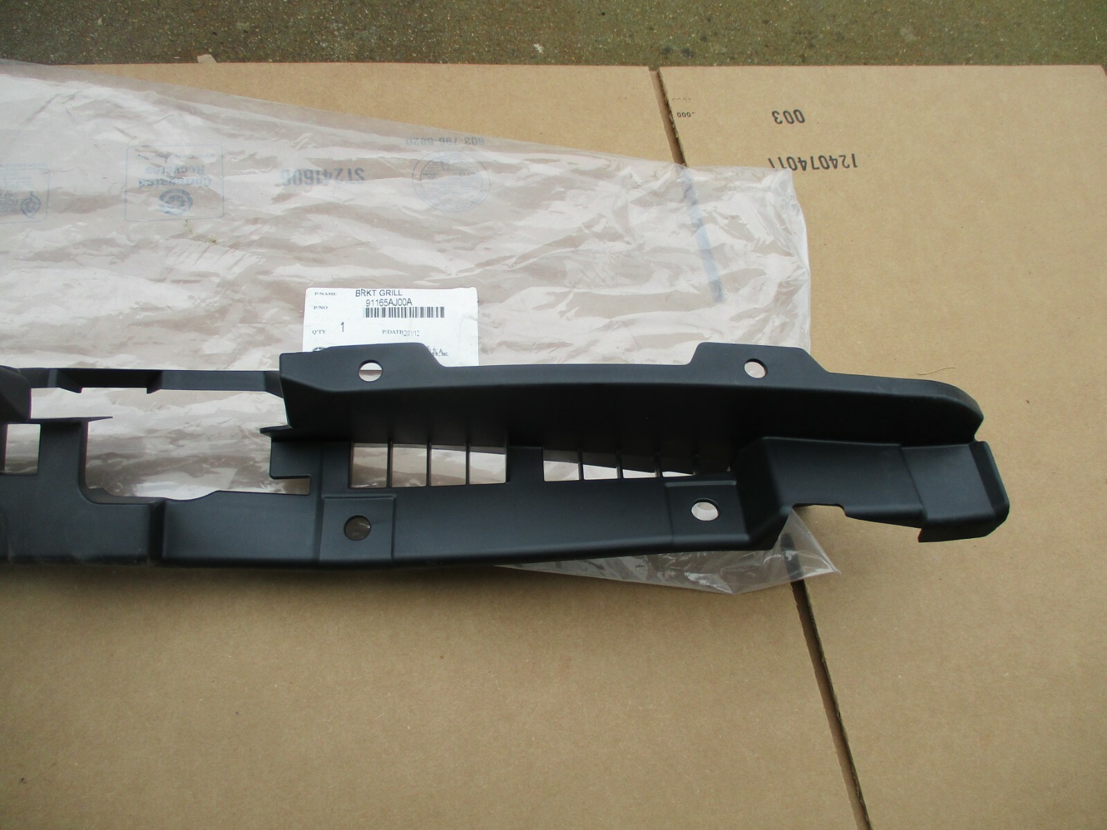 2010 2011 2012 2013 14 SUBARU LEGACY FRONT BUMPER GRILLE BRACKET OEM ...