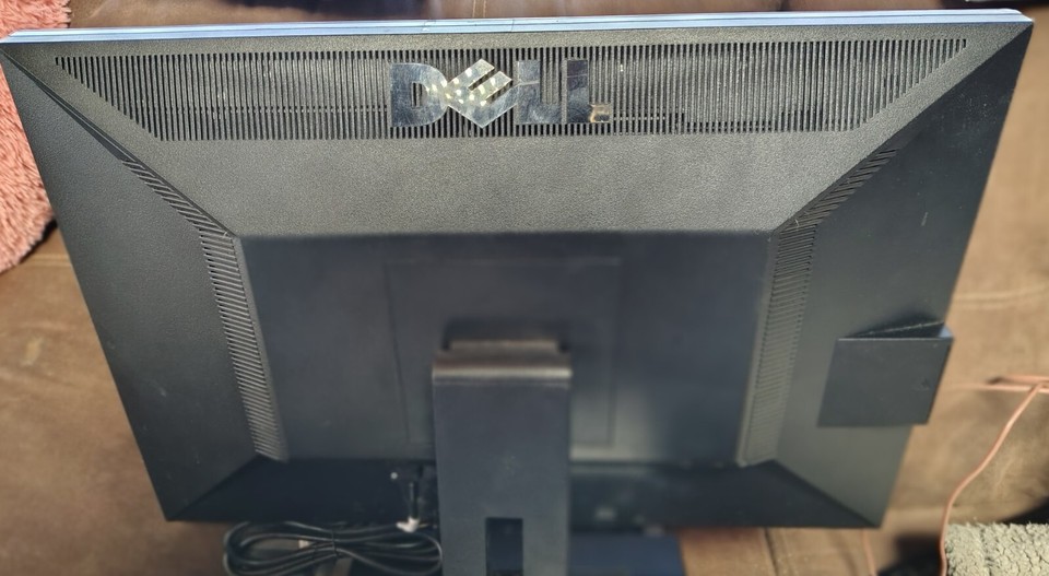 Lot Of 10 DELL P2210T 22" Widescreen LCD Monitor w/Stand And Power ...