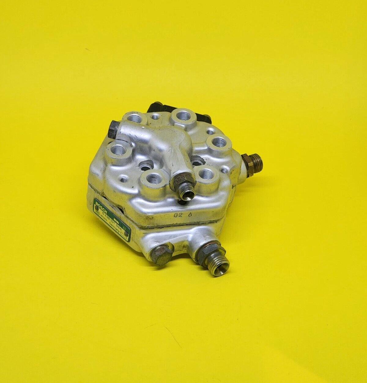 90-93 MERCEDES 124 129 300CE 300SL FUEL DISTRIBUTOR 0438101044 OEM | eBay