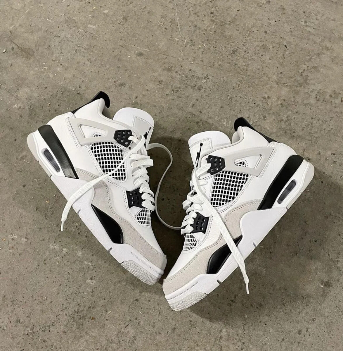 Air Jordan 4 Retro Military Black (GS) - Size 3.5Y-5.5Y Air Jordan 4 Retro Military Black (GS) - Size 3.5Y-5.5Y