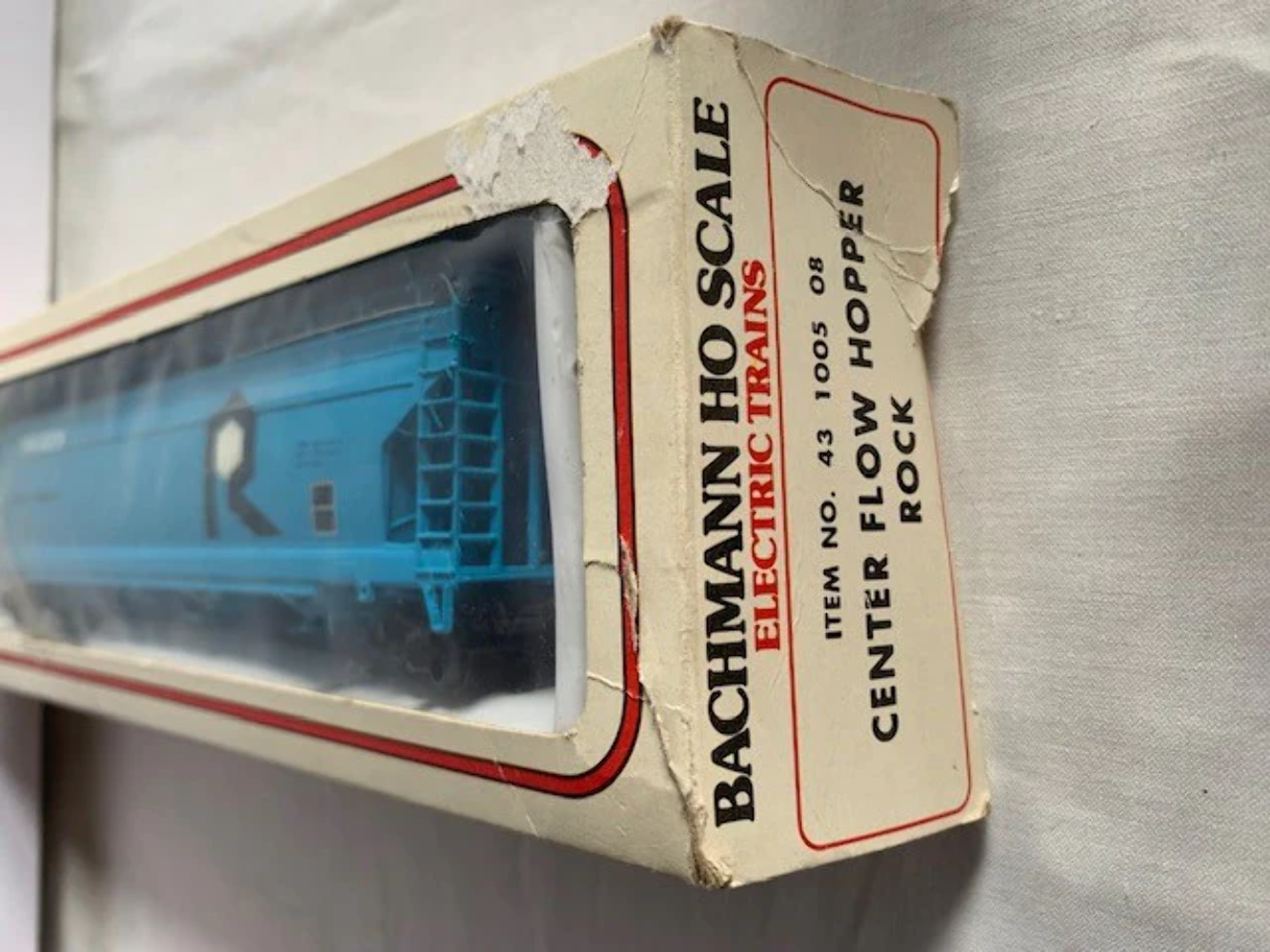 Bachmann HO Scale The Rock Center flow Covered Hopper Train Car with ...