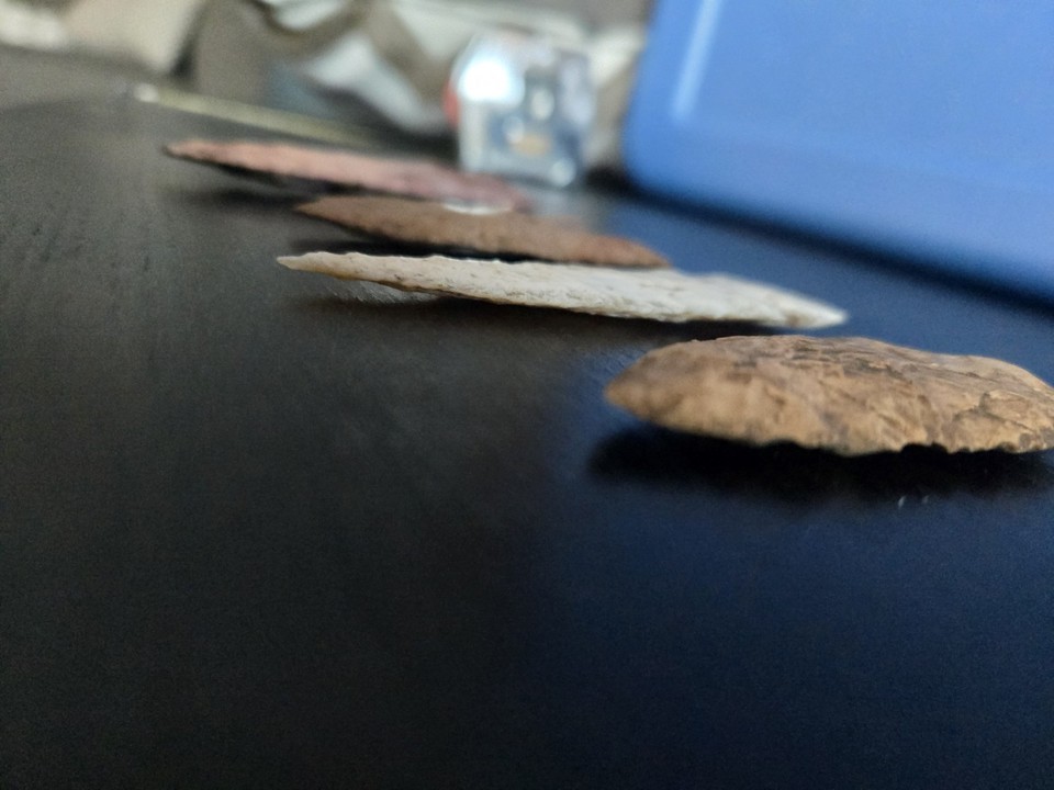 Authentic Arrowhead Collection Containing 5 Points | eBay