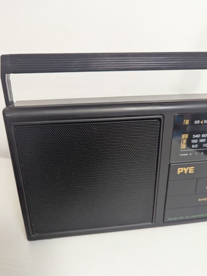 Vintage PYE 4 Band Radio Mains and Battery Operated Radio FM MW LW ...