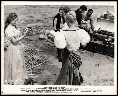 Joan Greenwood + Beth Rogan in Mysterious Island (1961) ORIGINAL PHOTO ...