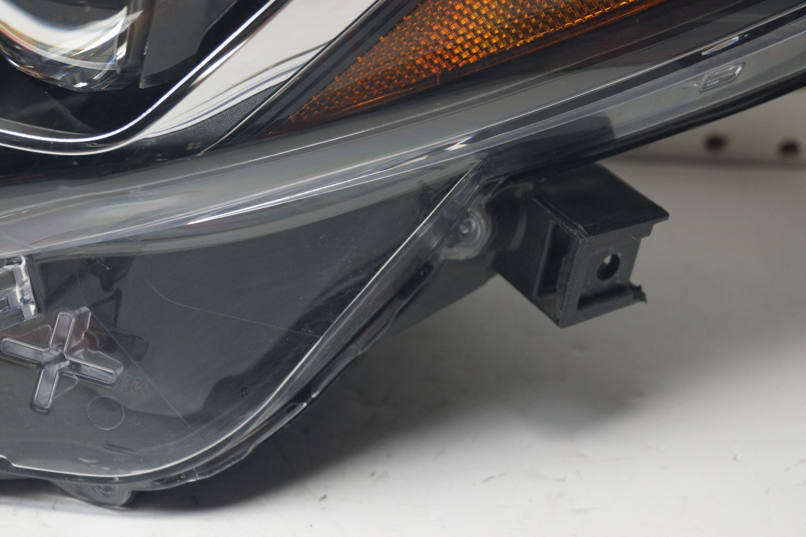 2017 2018 2019 TOYOTA COROLLA Left Driver LED Headlight OEM 1 BROKEN ...