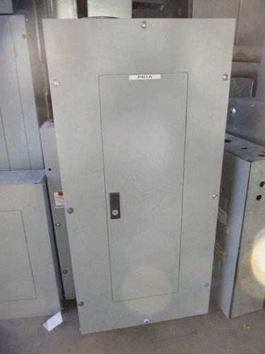 CUTLER HAMMER PRL1 Panelboard 225A Main Lug 120/208V 3PH4W 42 CKT ...