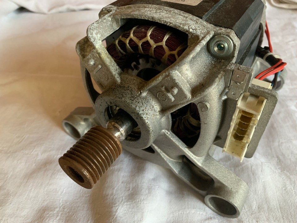 Hotpoint/Whirlpool/Indesit Ultima WMUD963 belt drive motor 220-240v ...