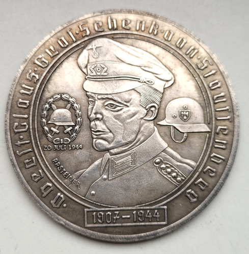 WW2 Colonel Claus von Stauffenberg German Military Table desk medal N2 ...
