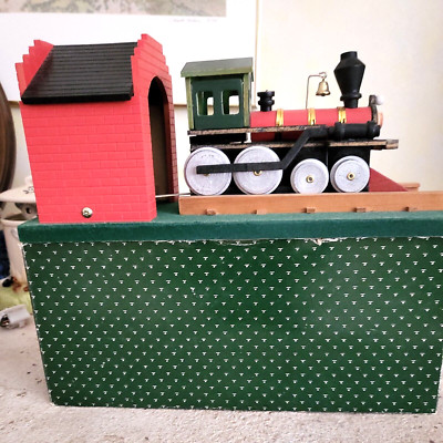 Wooden TRAIN IN STATION - MUSIC Box IN MOTION - PLAYS "CHATTANOOGA CHOO ...
