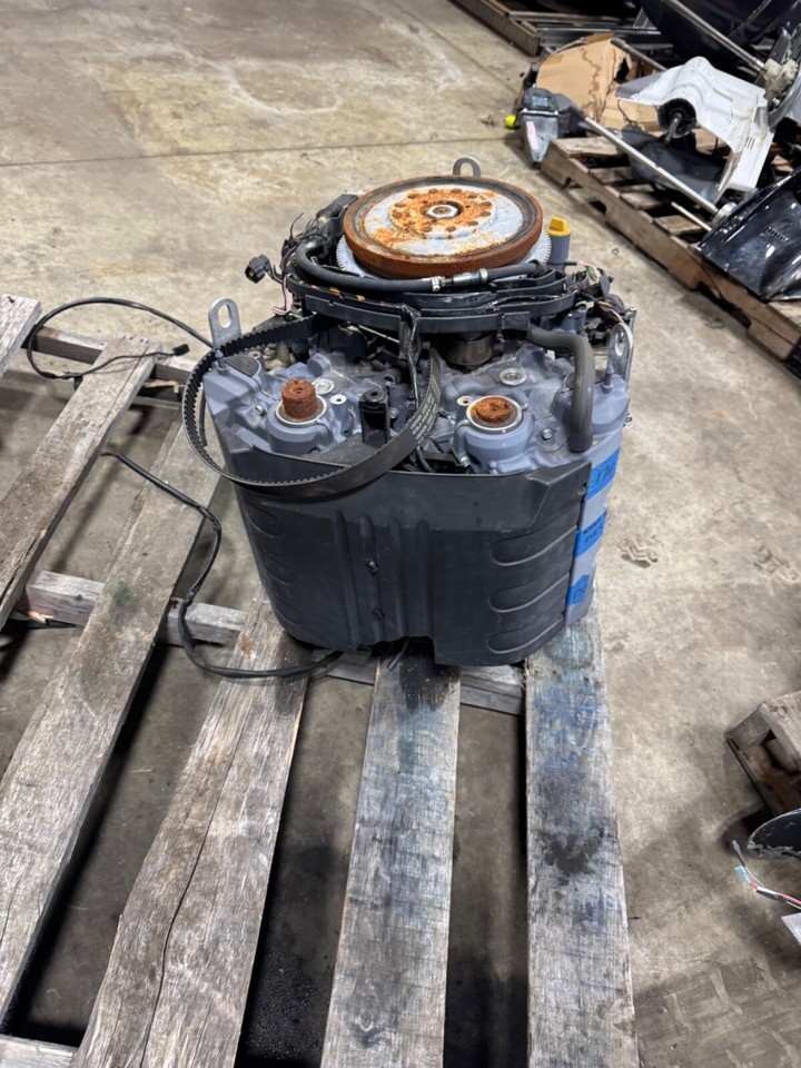 Yamaha F225 225 hp Four Stroke 4-Stroke Powerhead Outboard V6 For Parts ...