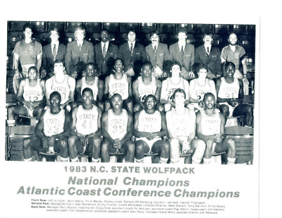 1983 N.C. STATE WOLFPACK NCAA CHAMPIONS 8X10 TEAM PHOTO BASKETBALL ...