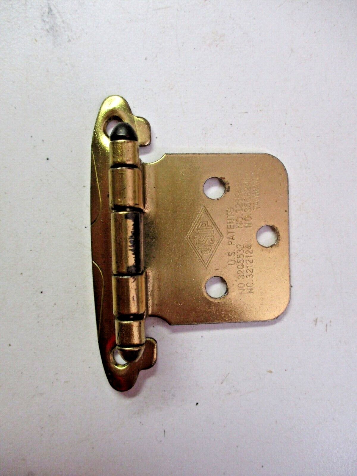 USIP Taiwan Cabinet Door Hinge 1 Bright Brass Self Close Variable O'lay ...