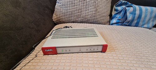 ZyXEL USG 40 Firewall Unified 4 LAN Port Ethernet Desktop Security ...