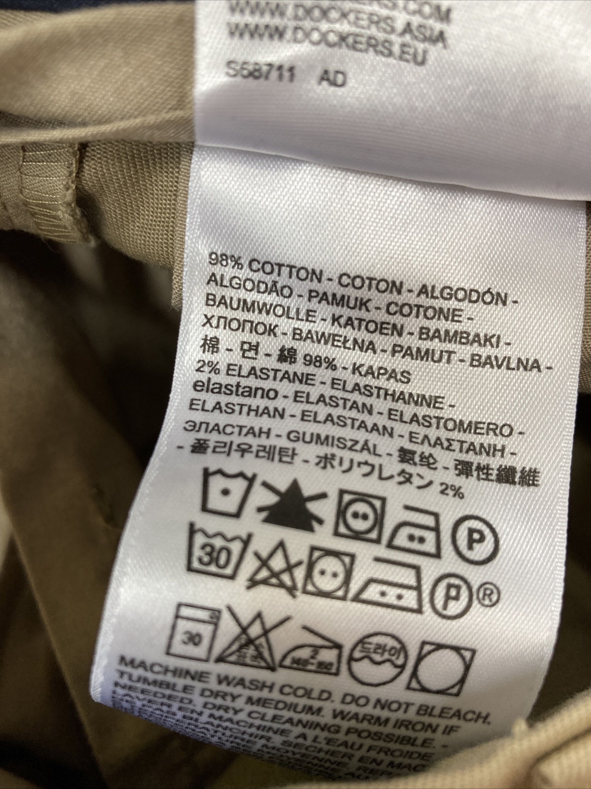 Levi’s Dockers Slim Signature Khaki Flex Comfort Pant… - Gem