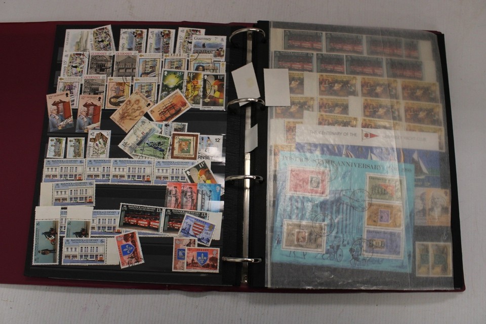Vintage STAMP FOLDER w/ Approx 300 GREAT BRITAIN STAMPS incl ...