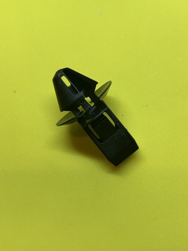 (QTY- 15) Grill Molding Retainer Clips for 2013-2018 Dodge Ram Grille ...