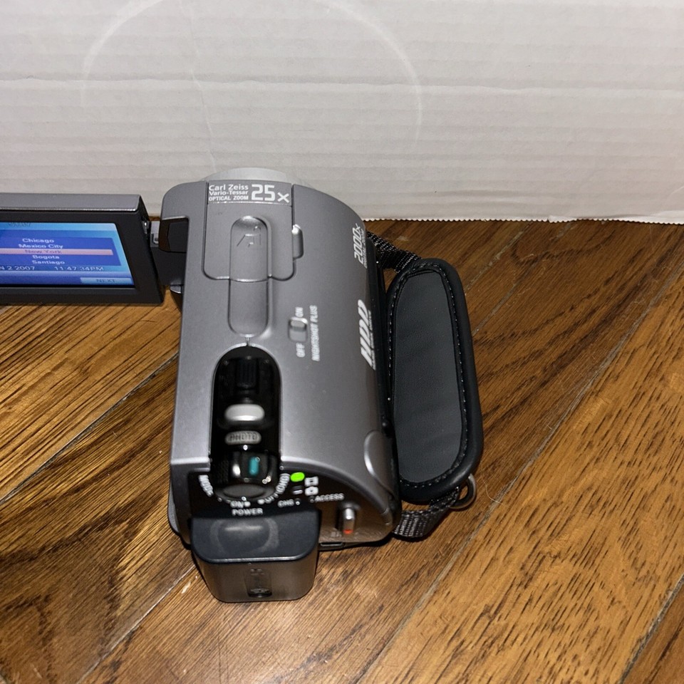 SONY DCR-SR82 Handycam Digital Video Camera/ Camcorder 60GB W/ Battery ...