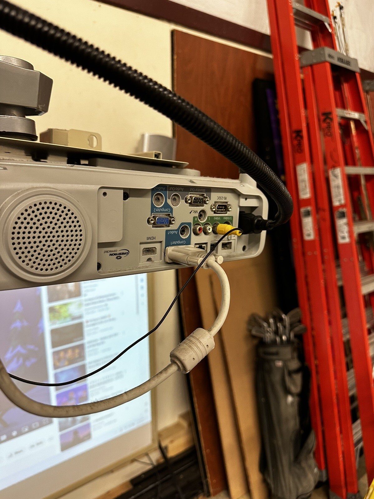 promethean AB2B Active board With Wall Mount And Epson H671A Projector ...