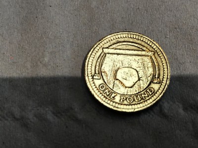 Misprinted £1 coin Egyptian Arch Railway Bridge 2006 Rare One Pound ...