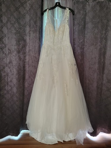 Wedding Gown, White, Never Worn, No Alterations, Size 18 | eBay