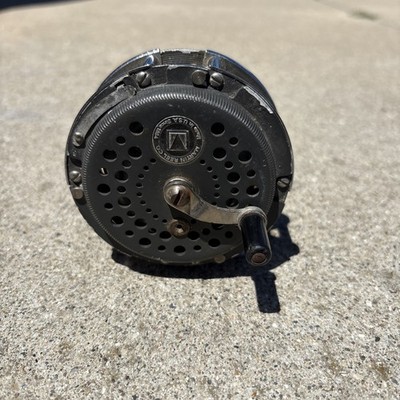 Martin MG-72 Fly Reel Made in USA Black Some Paint Wear Used | eBay