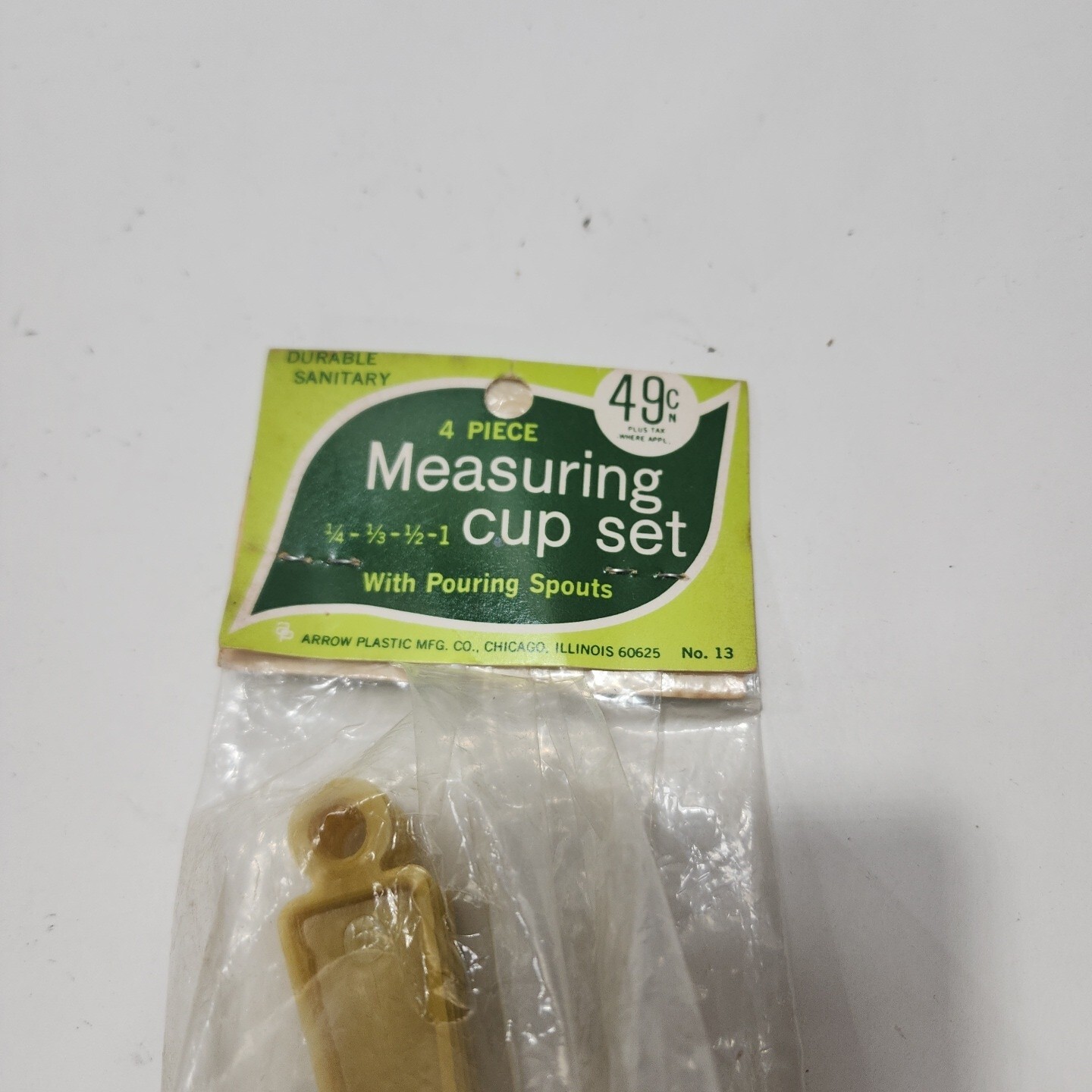 New Vintage Arrow Plastic 4 Piece Yellow Measuring Cups Set with Green ...