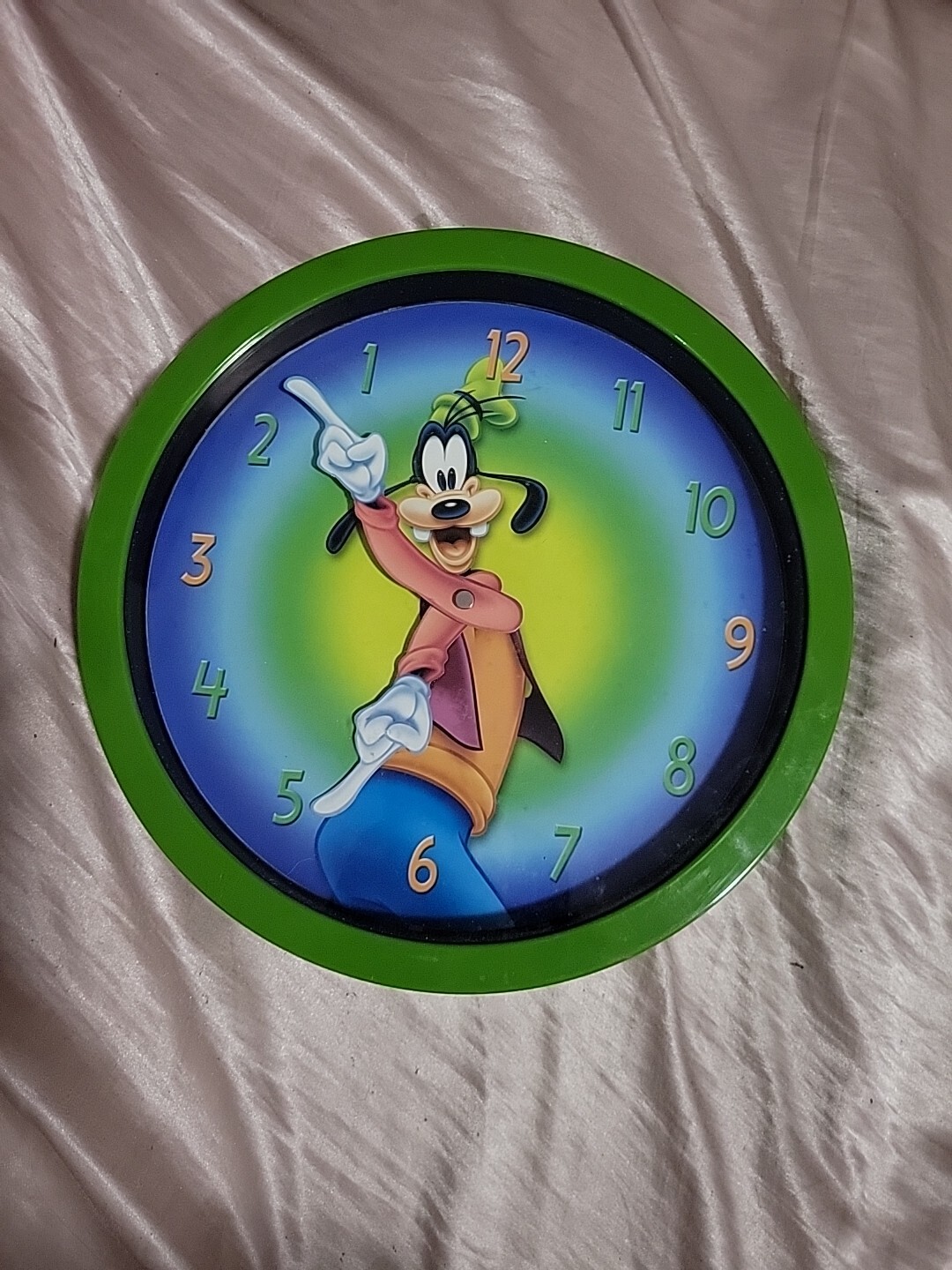 RARE Disney Goofy Backwards Wall Clock Mirror Image Time Quartz Clock ...