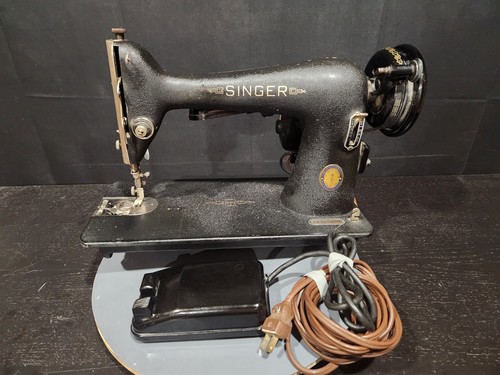Vintage 1951 Singer Sewing Machine - Centennial Model 66 - Crinkle ...