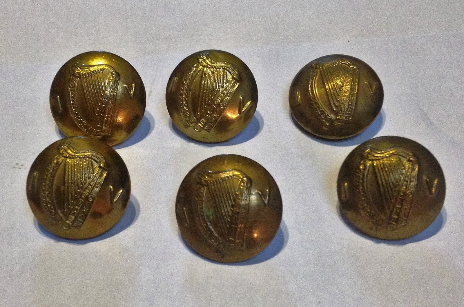 IRISH ARMY IRISH VOLUNTEER 6 old Tunic Buttons large size BRASS ...