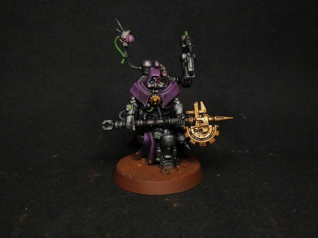 Tech-Priest Enginseer painted Adeptus Mechanicus painted Warhammer 40k ...