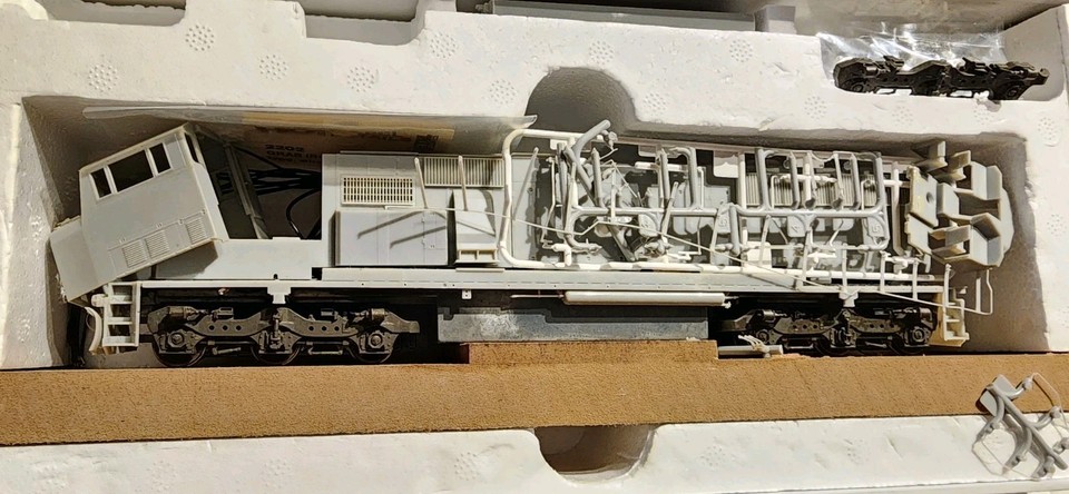 Athearn Genesis HO Scale SD60M Diesel UP Version UNDECORATED | eBay