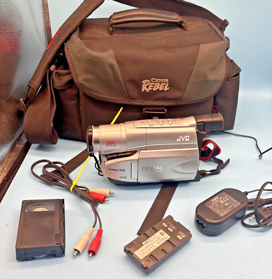 JVC Compact VHS Camcorder VHS C Model GR-AXM17U 20x Zoom Tested W/ New ...