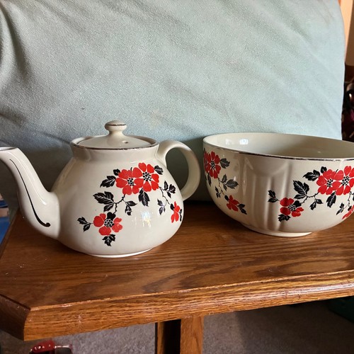 MCM Hall's Superior Quality Kitchenware Red Poppy TEAPOT With Lid ...