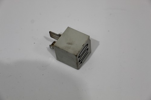 Audi A4 8E B6 Contact Close Relay 100 12V 70A 7M0951253A | eBay
