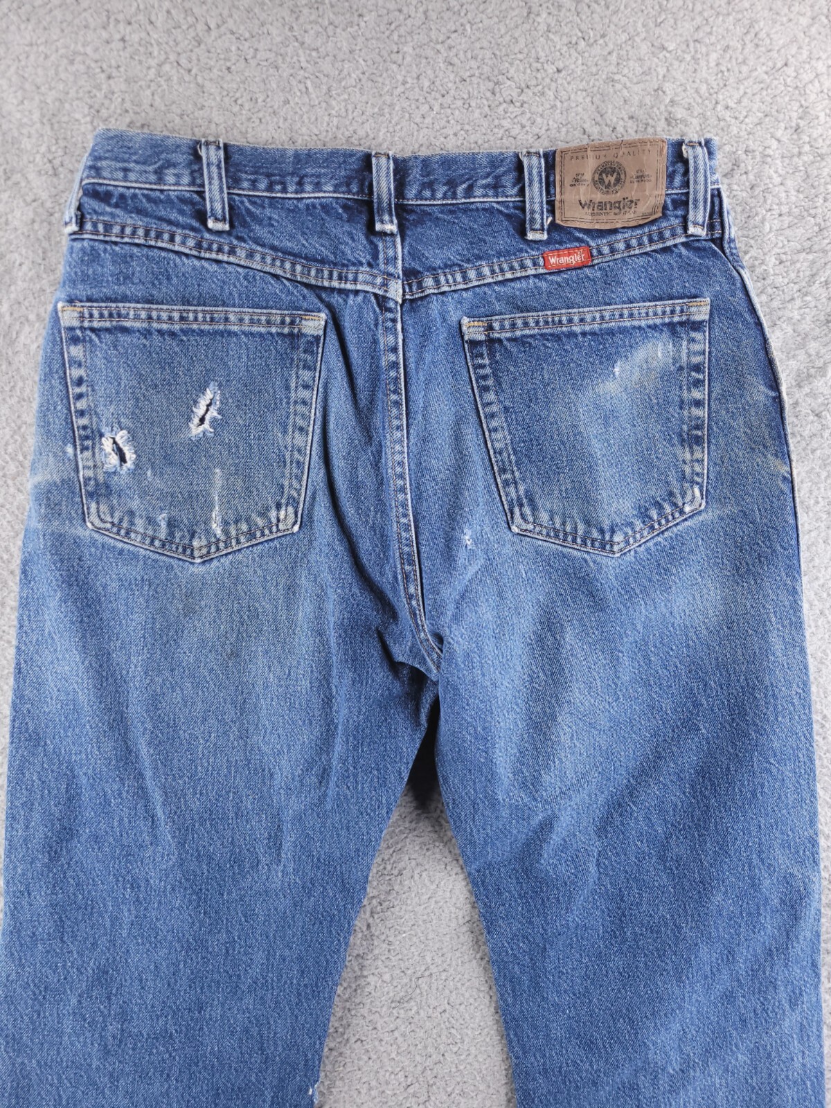 Wrangler Jeans Mens 33x31 Straight Fit Distressed Ripped Grunge ...