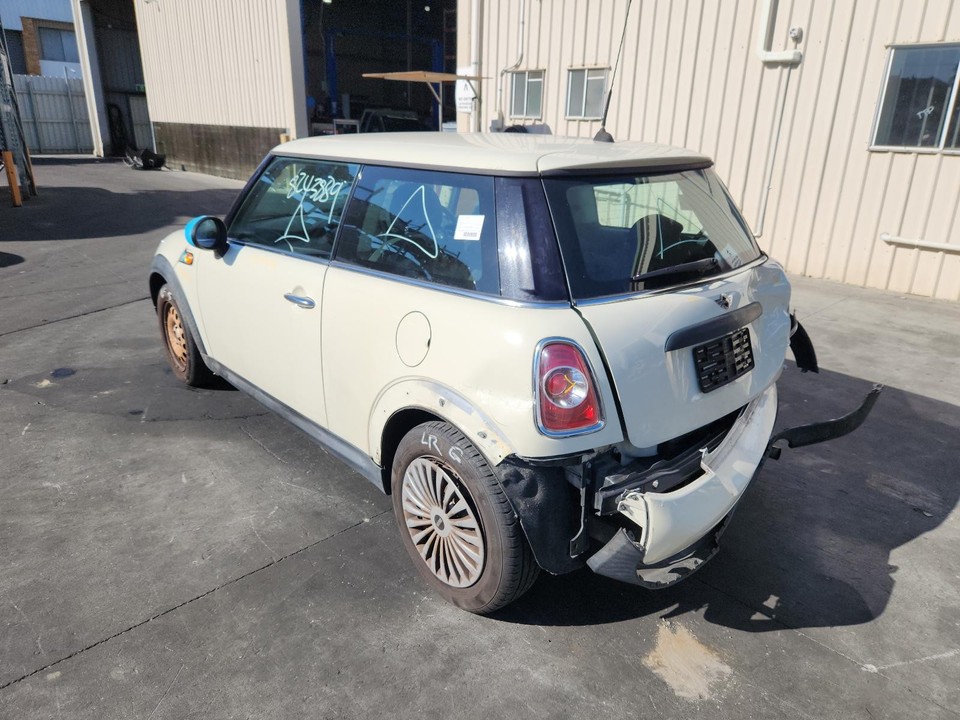 MINI COOPER LEFT FRONT HUB ASSEMBLY R55/R56/R57, WAGON/3DR HATCH/CABRIO ...