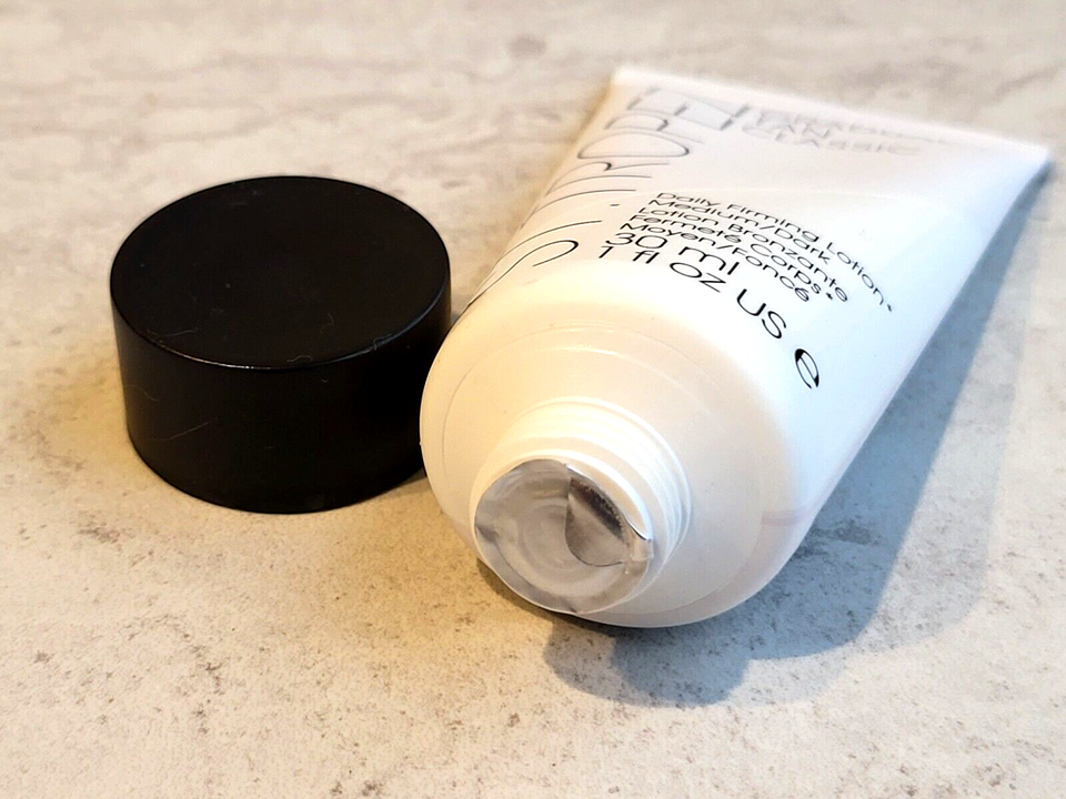 St Tropez Gradual Tan Daily Firming Lotion Medium/Dark 1 oz, 30 ml (m2 ...