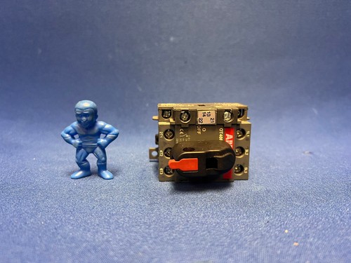 ABB 1SCA104902R1001 OT40F3 Disconnect Switch with OA2G11 Auxiliary ...