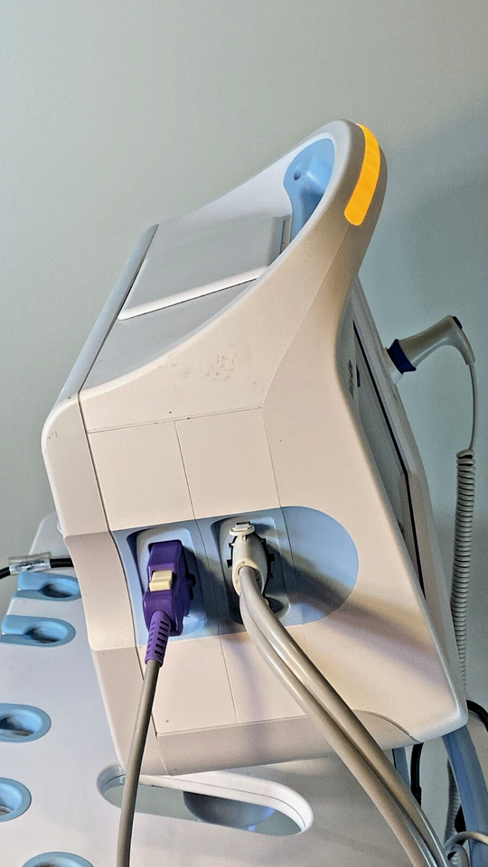 Welch Allyn Connex Vital Sign Monitor 6000 with stand & New Battery | eBay