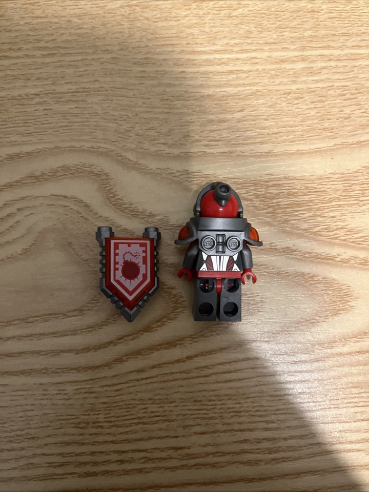 Lego Macy 70314 70323 70319 Nexo Knights Minifigure With Shield | eBay