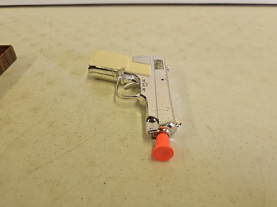 Vintage BCM Co Derby England The Outlaw Automatic Presentation Cap Gun ...
