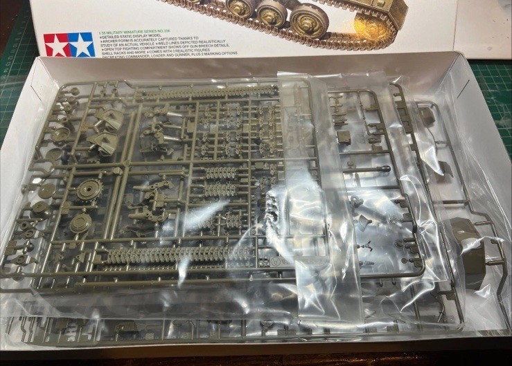 TAMIYA 35356 British Self Propelled Anti Tank Gun Archer 1:35 Military ...